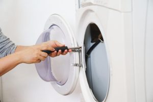 What Does Hotpoint F05 Error Mean? (Fixes)